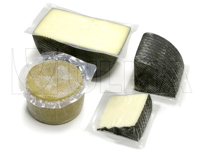 Cheese packaging in thermoforming in vacuum pack with flexible fim ...