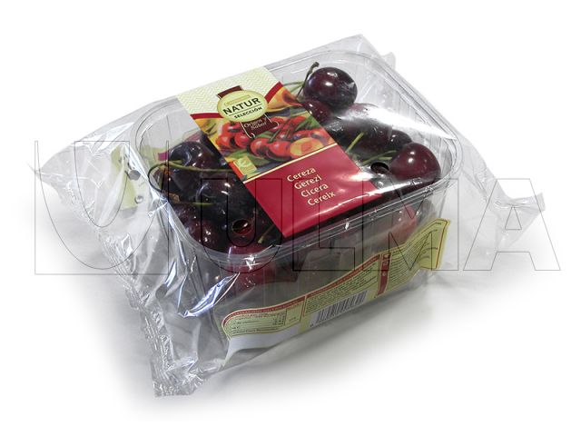 Cherries tray packaging in flow pack wrapper (hffs) — ULMA Packaging