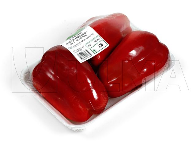 Red peppers tray packaging in stretch film — ULMA Packaging