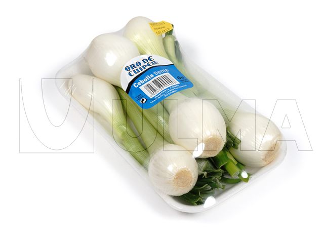 Spring onions tray packaging in stretch film — ULMA Packaging
