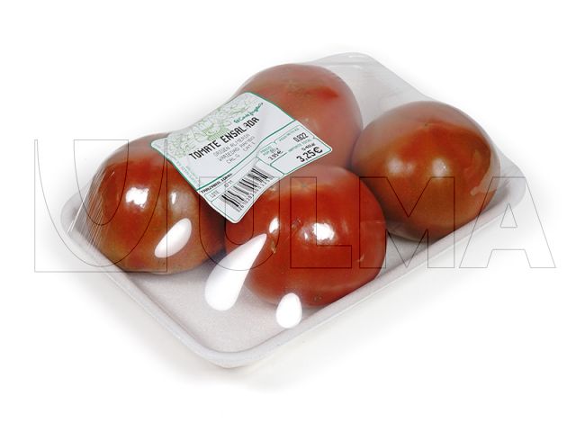 Tomatoes tray packaging in stretch film — ULMA Packaging