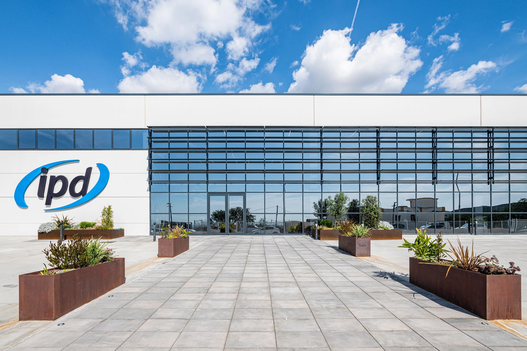 IPD Dental Group relies on ULMA Packaging to ensure the traceability ...